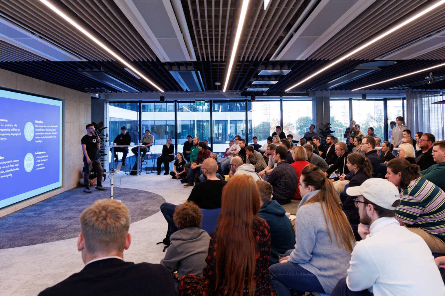 O nas - 42 Warsaw - Bezpłatna szkoła programowania